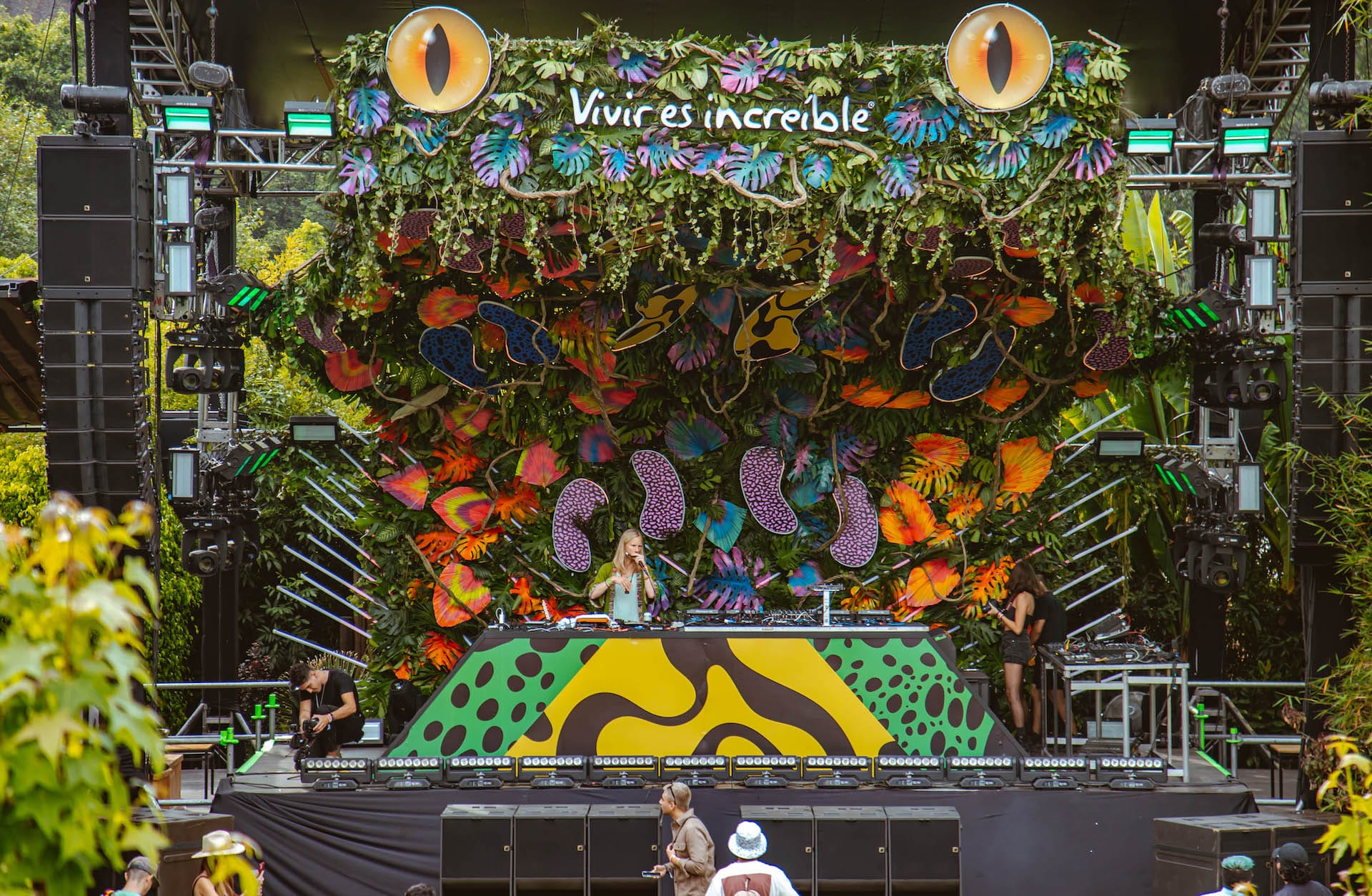 DJ Booths & Stages | Lux Studio